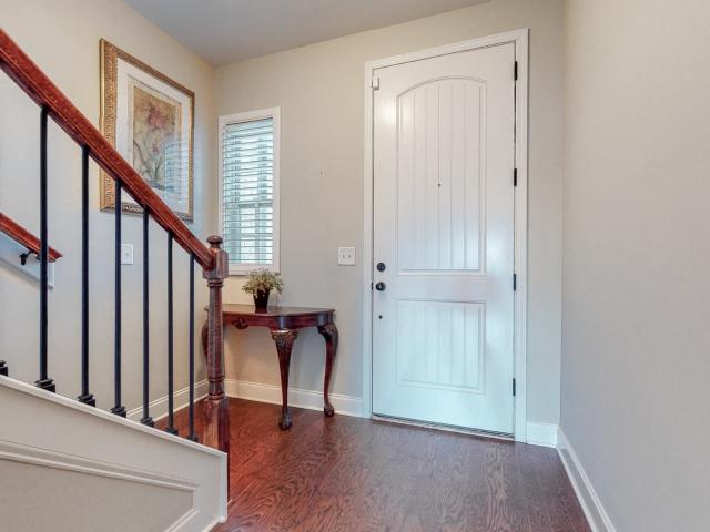 2093 Newark Ln