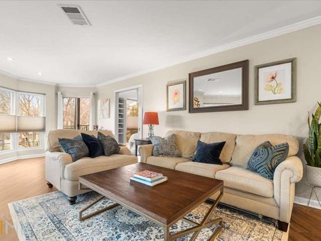 209 14th St NE Apt 214, Atlanta, GA 30309