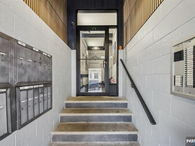 209 21 th Street # D3/403