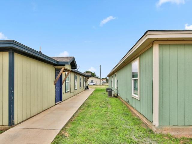 209 36th St, Lubbock, TX 79404