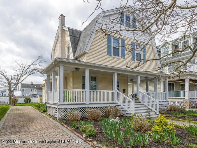 209 4th Avenue