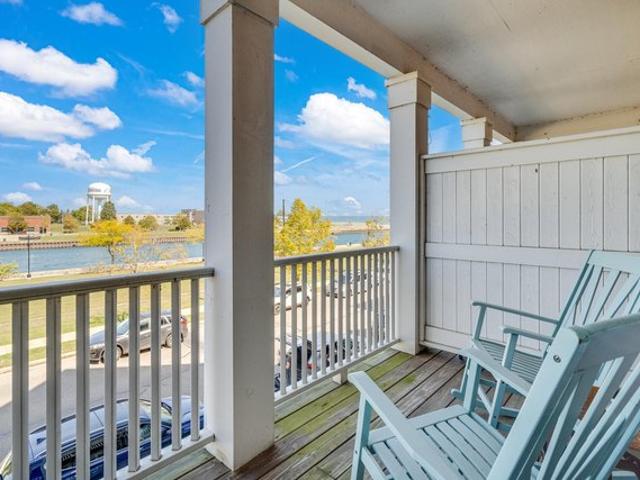 209 54th St Unit 2A, Kenosha, WI 53140