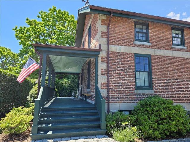 209 Coggeshall Ave, Newport, RI