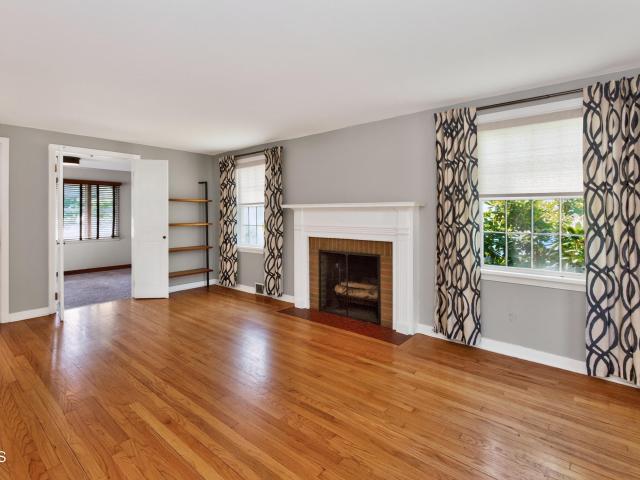 209 Colonial Avenue