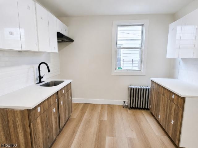 209 Columbia Ave # 2B