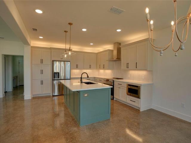 209 Cardinal Woods Court