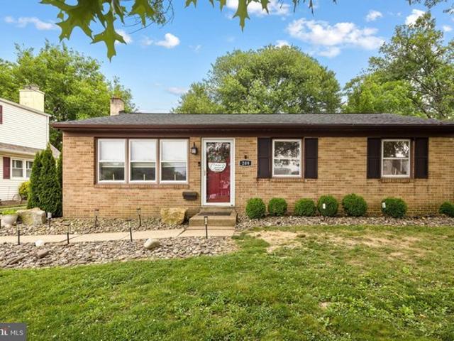 209 Castello Ave, Hatboro, PA 19040