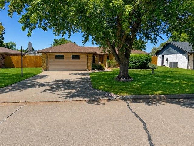 209 Cedar Ave, Elk City, OK 73644