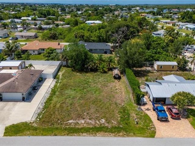 209 Cypress Ave NW, Port Charlotte, FL 33952