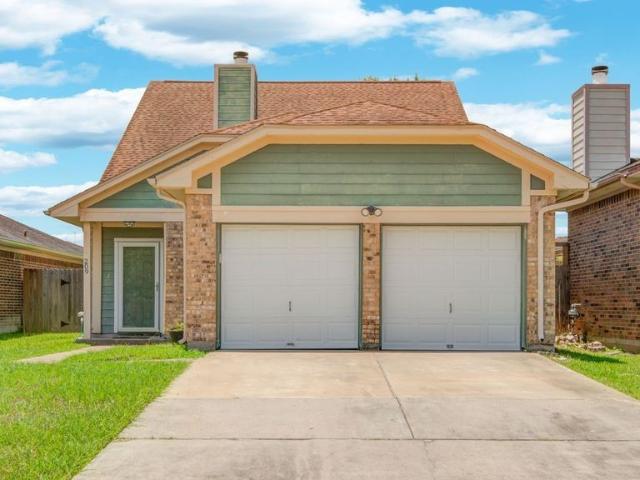 209 Almond Dr, Lake Jackson, TX 77566 | MLS #23691 | Compass