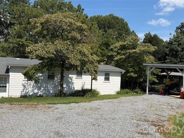 209 Auten Cir, Mount Holly, NC 28120