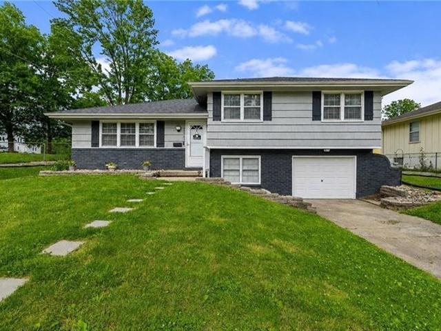 209 Augustus Dr, Excelsior Springs, MO 64024