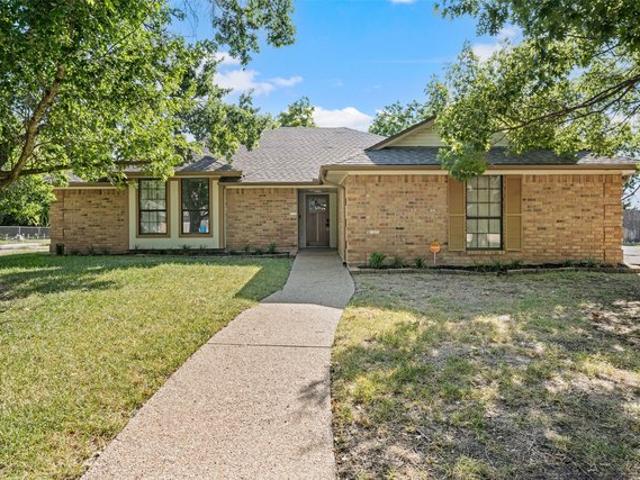 209 Bonham Dr, Hewitt, TX 76643