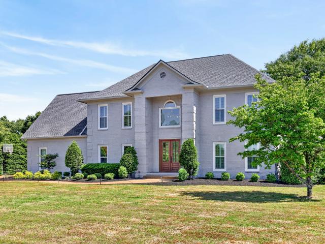 209 Barrington Ct W