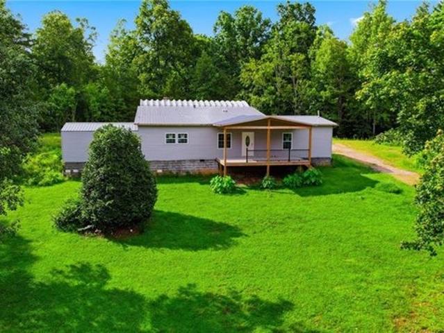 209 Bruno Ln, Boomer, NC 28606