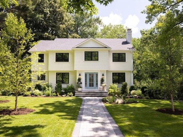 209 Bristol Rd, Wellesley, MA 02481