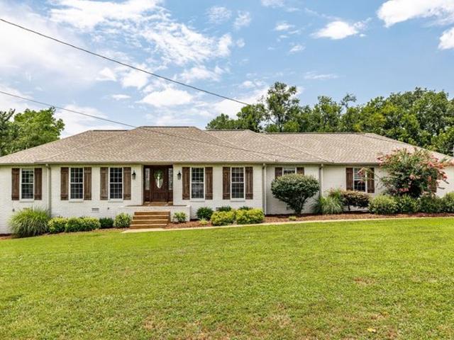209 Brookhaven Dr, Gallatin, TN 37066