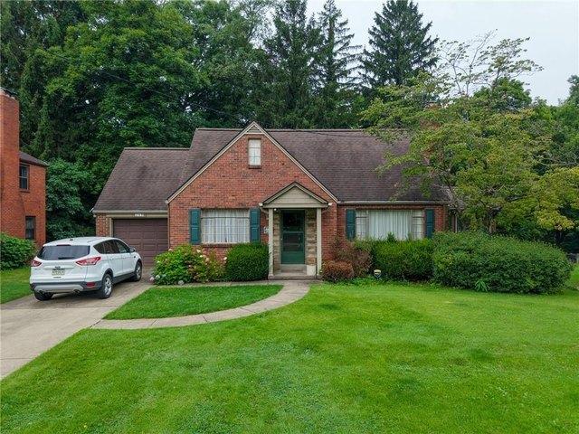 209 Glenview Dr, New Kensington, PA 15068