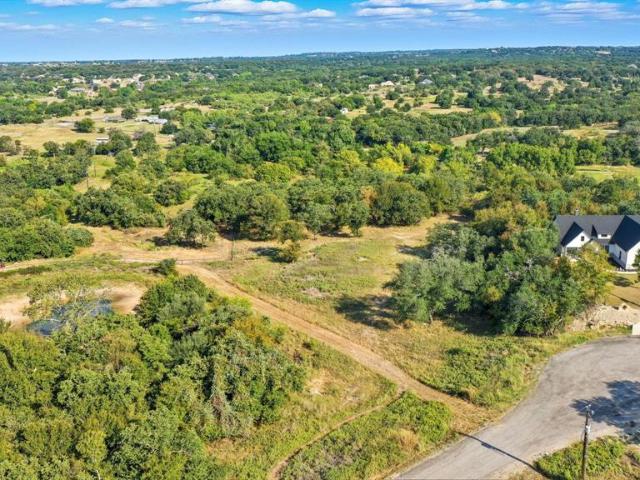 209 Grace Ct, Weatherford, TX 76088 | MLS #21060