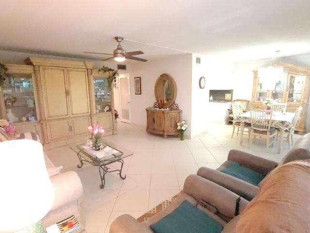 209 Greenbrier A, West Palm Beach, FL 33417 | MLS #R11121