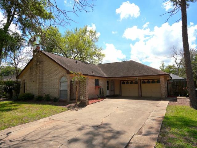 209 Dogwood St, Lake Jackson, TX 77566 | MLS #75244