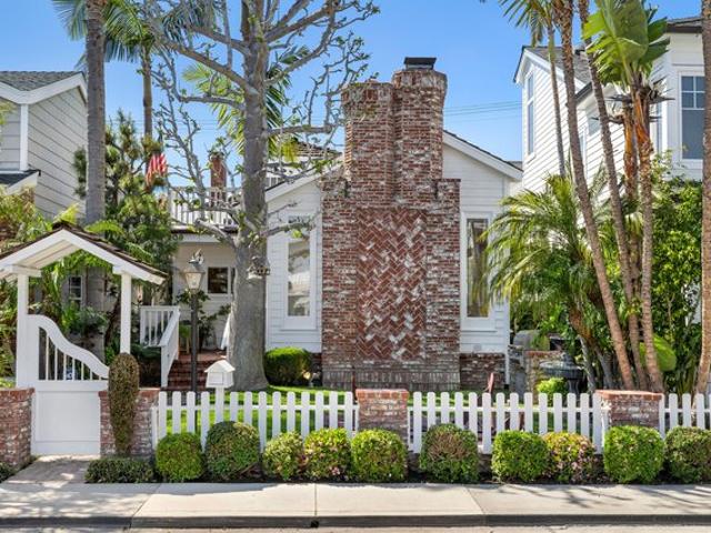 209 Diamond Ave, Newport Beach, CA 92662