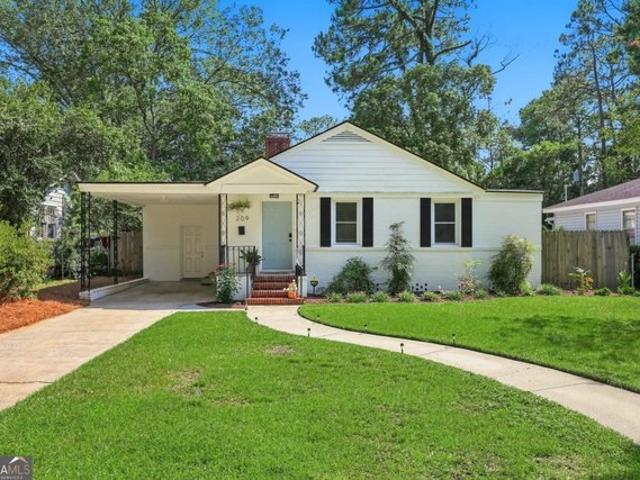 209 E 65th St, Savannah, GA 31405