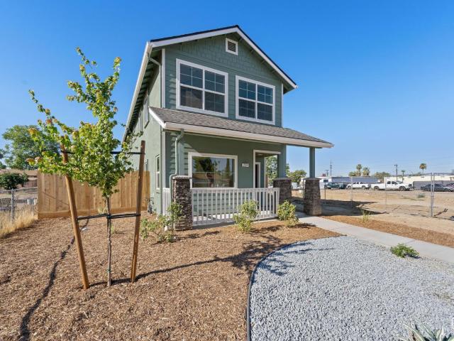 209 E 10Th Street