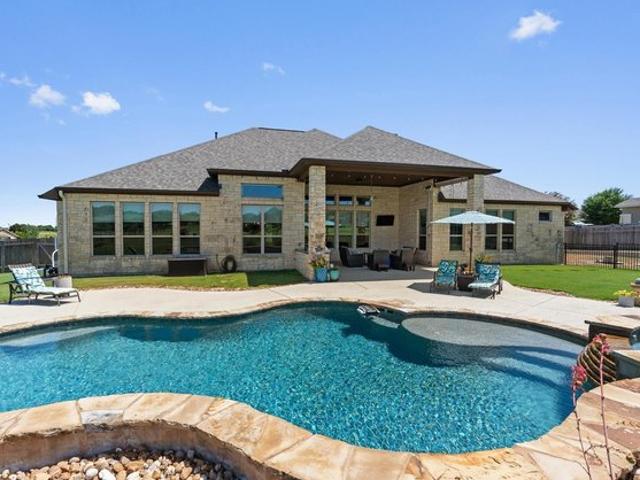 209 E Vienna Dr, Hutto, TX 78634