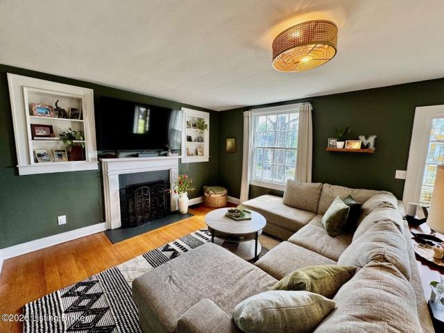 209 E Virginia Ave