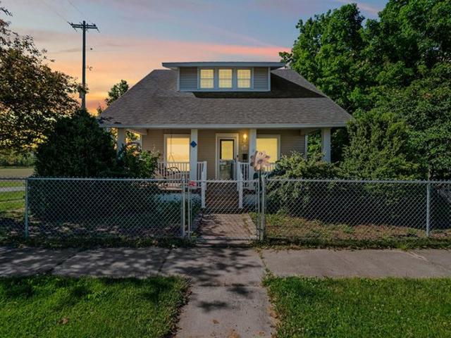 209 E Center St, Waldron, MI 49288