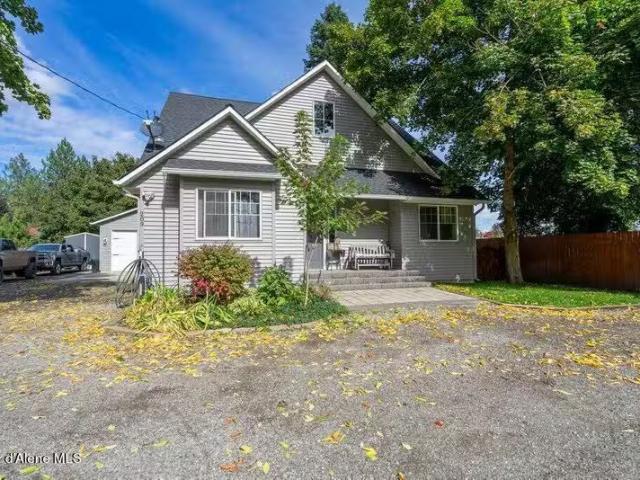 209 E DAKOTA AVE, HAYDEN, ID 83835 Single Family Residence For.