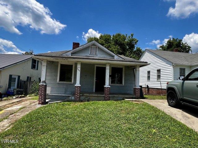 209 E Ravine Rd, Kingsport, TN 37660