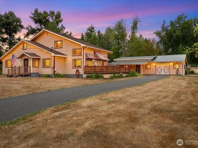 209 Emery Ave N, South Prairie, WA 98385
