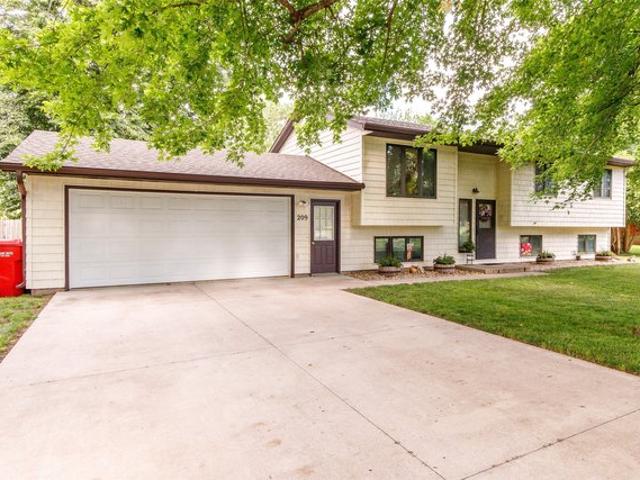 209 Elm St, Colo, IA 50056