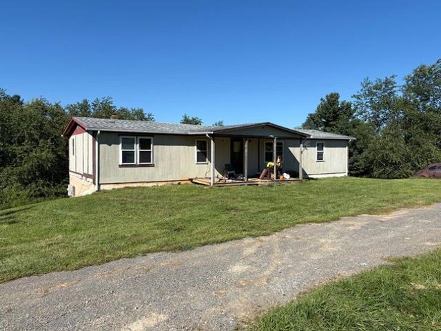 209 Foggy Mountain Ln, Galax, VA 24333