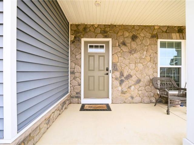 209 Farmington PL