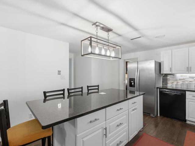 209 Flurnoy Ave