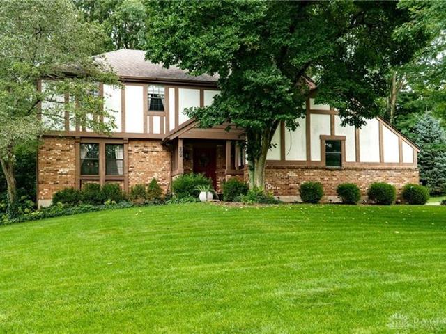 209 Kimbary Dr, Dayton, OH 45458