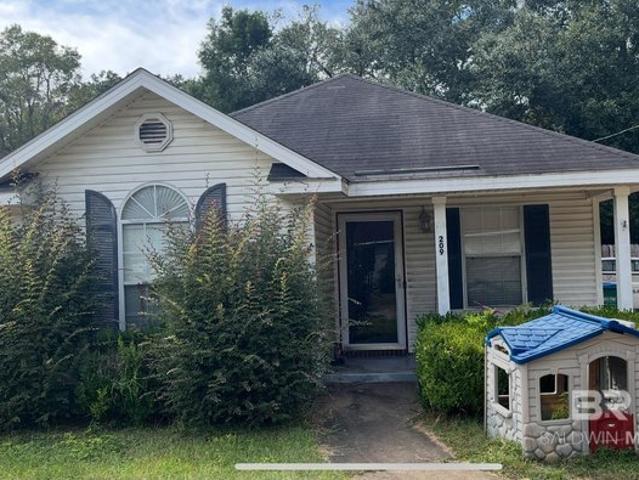 209 Kimberly Ct, Saraland, AL 36571