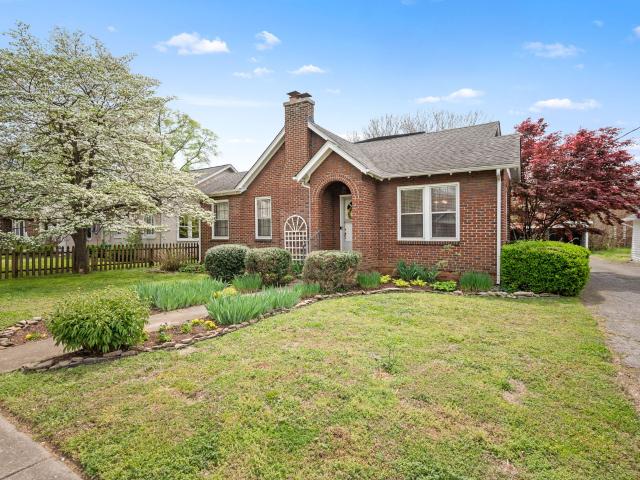 209 Kingwood Dr