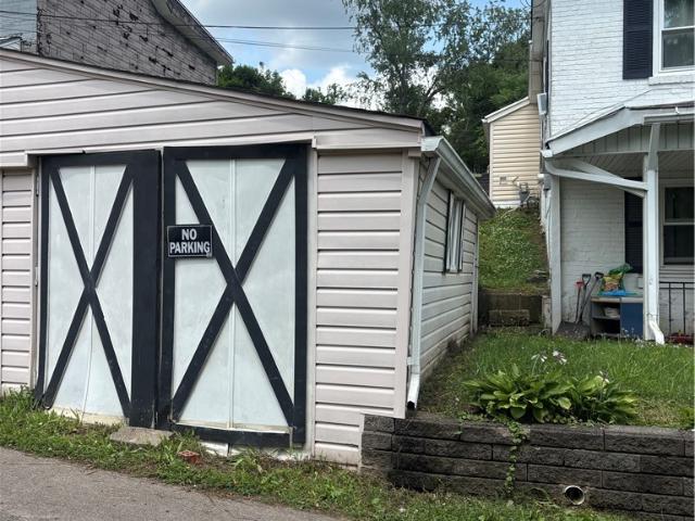 209 Howard St