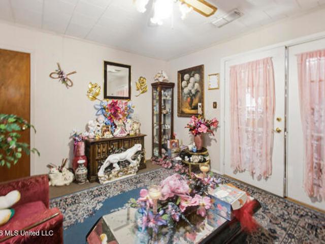 209 Holden Road