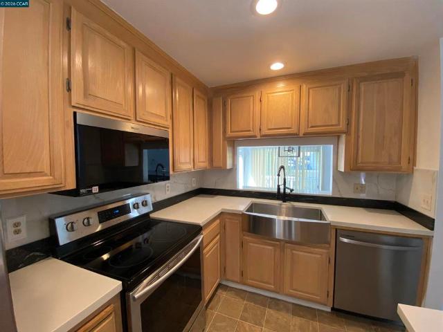 209 Hidden Creek Ct