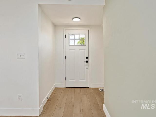 209 High St