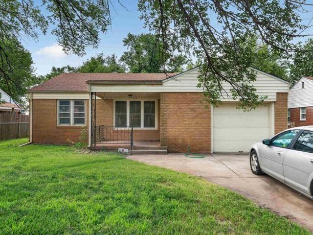 209 Hunter Ave, Haysville, KS 67060