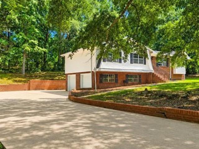 209 Oak Dr W, Trussville, AL 35173