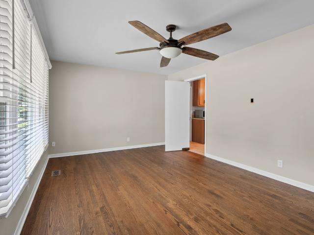 209 Oak Dr