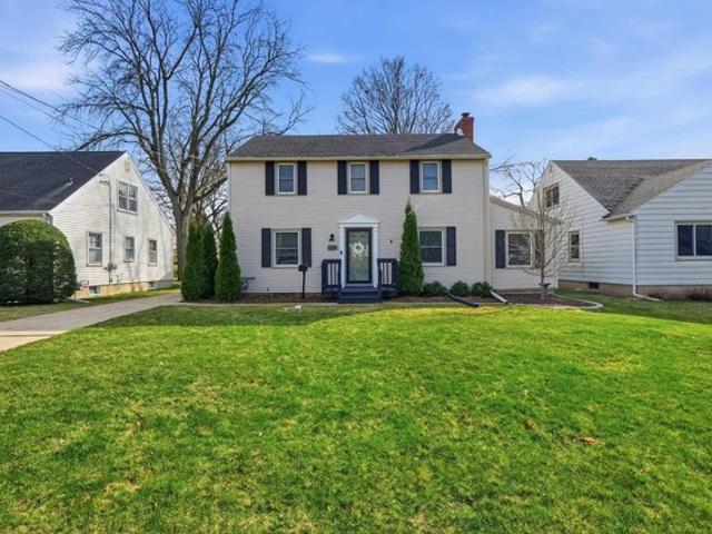 209 Oak St, Sun Prairie, WI 53590