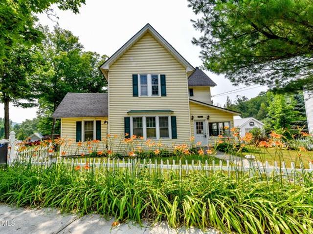 209 Lake Ave, Lake Luzerne, NY 12846